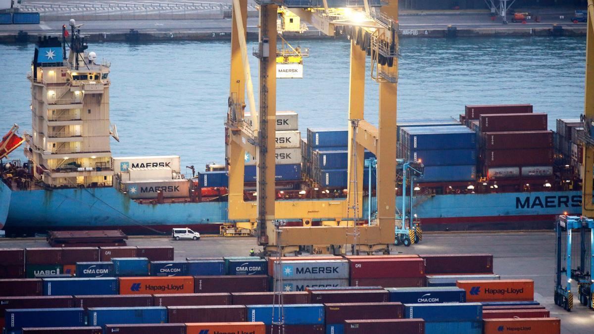 El tráfico total de mercancías del Port de Barcelona crece un 7% hasta noviembre - El Periódico