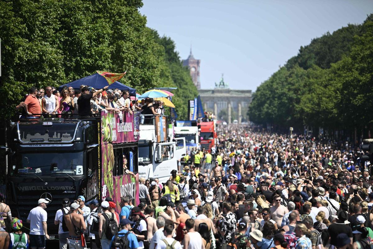 Fiesta techno 'Rave the planet' en Berlín | FOTOS