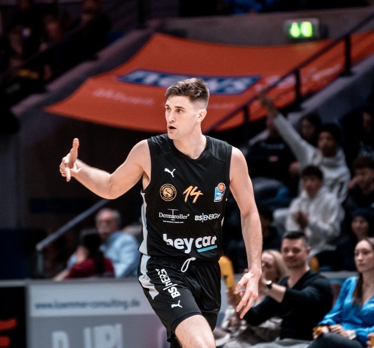 Dustin Sleva, un ala pívot con tiro exterior para el UCAM Murcia