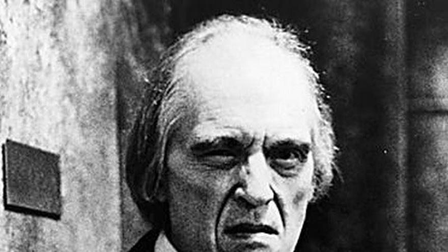 Fallece el actor Angus Scrimm, el Hombre Alto de 'Phantasma'