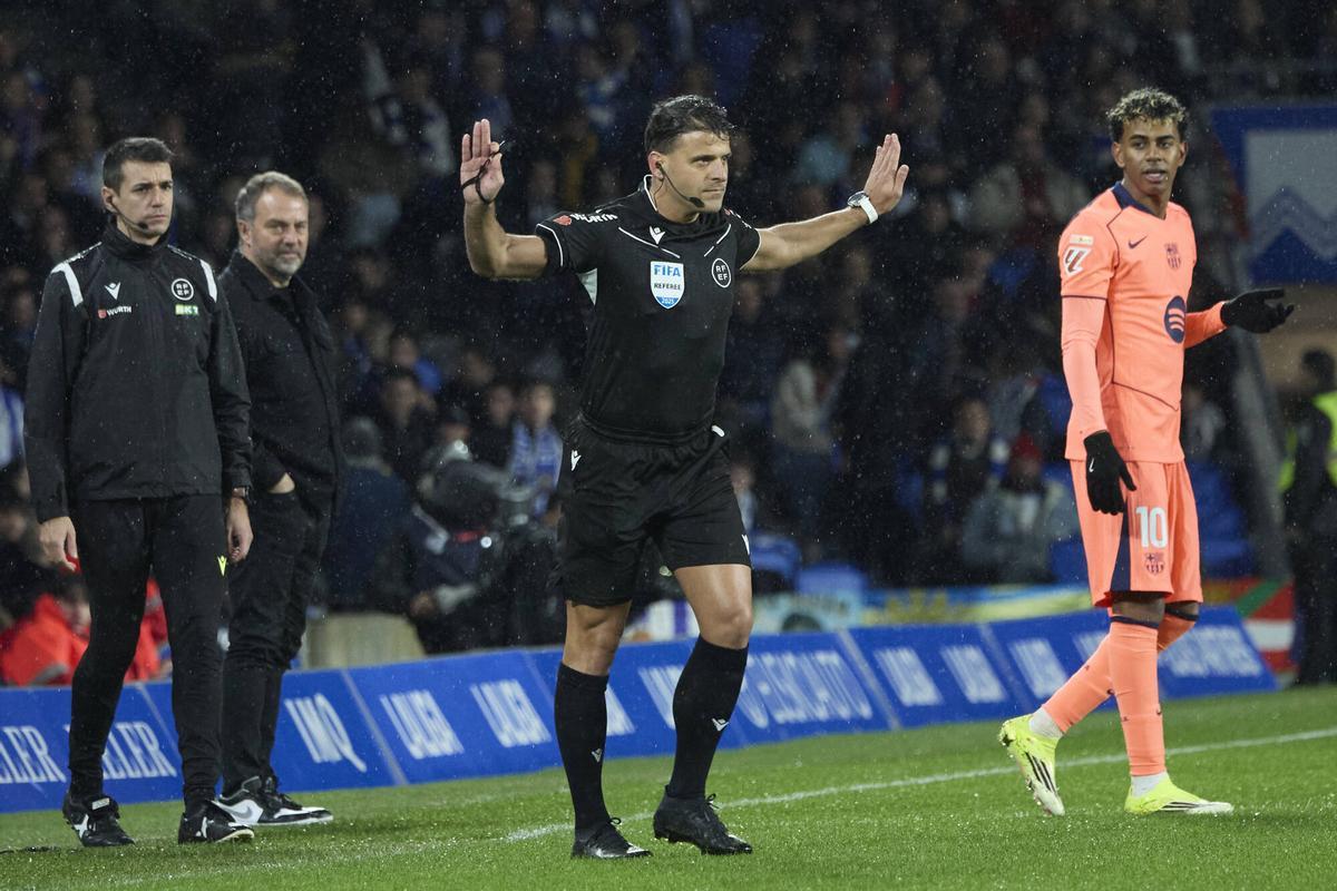 Isaac Fouto, rompe una lanza a favor de los árbitros: "A alguno se le ...