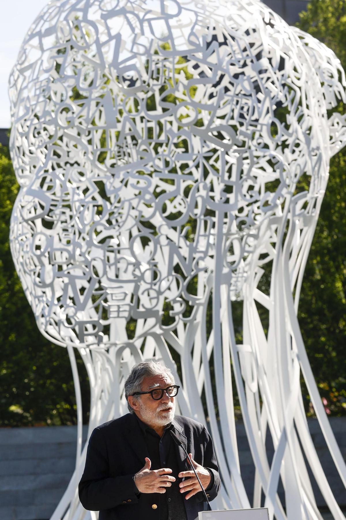 Nueva escultura del artista Jaume Plensa en Madrid | FOTOS