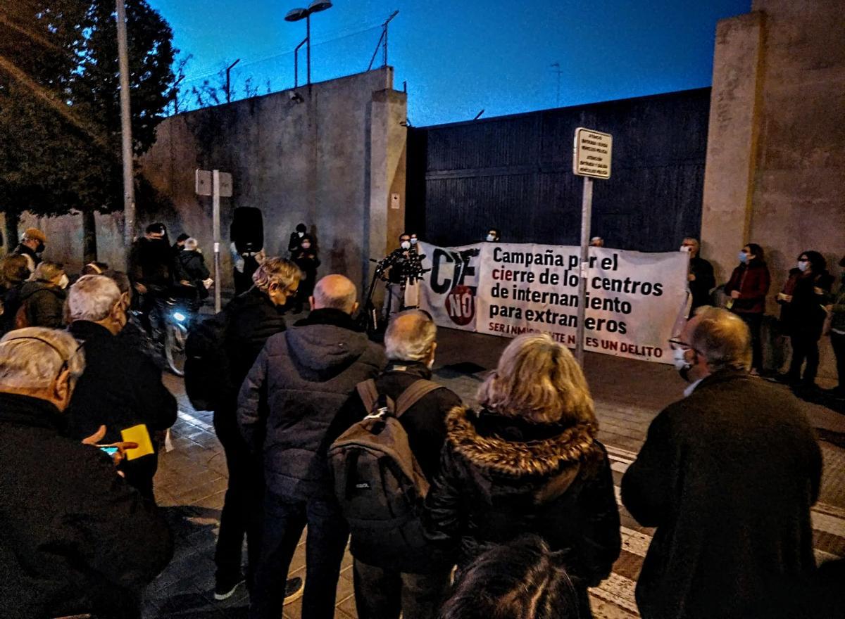 El Cie De València Encerró Un Mes A Un Extutelado Que Tenía Suspendida