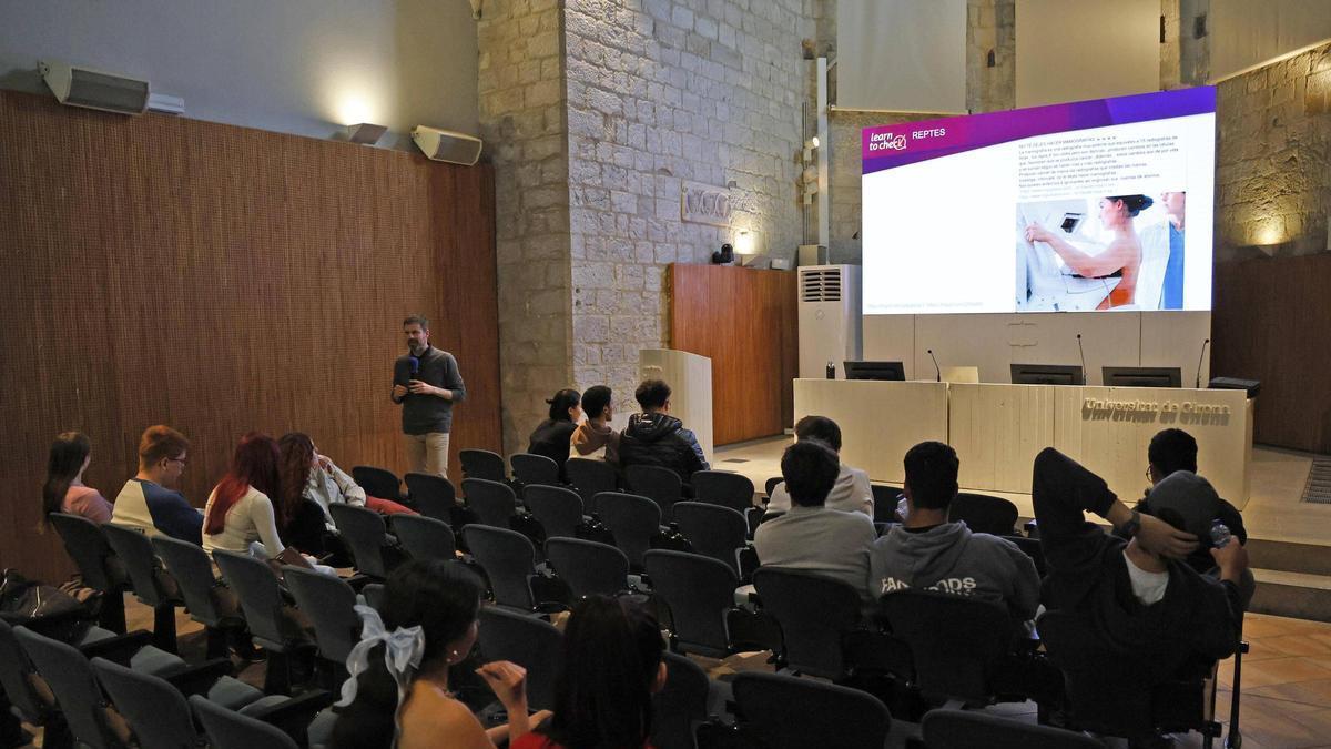 La UdG acull el balanç dels tallers universitaris contra la desinformació