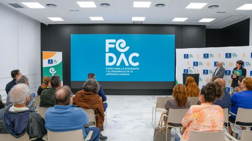 ARTESANÍA FEDAC | La Fedac se moderniza con la figura de un artesano