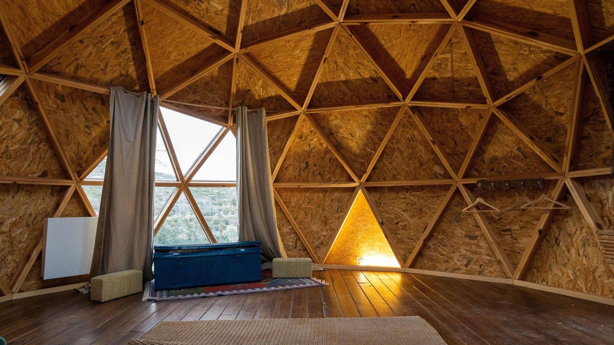 CASA DOMO MADRID | La escapada más espectacular es ir a dormir en un ...
