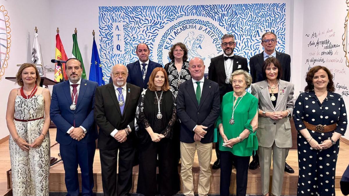 Mercedes Fernández Paradas, nueva directora de la Real Academia de ...