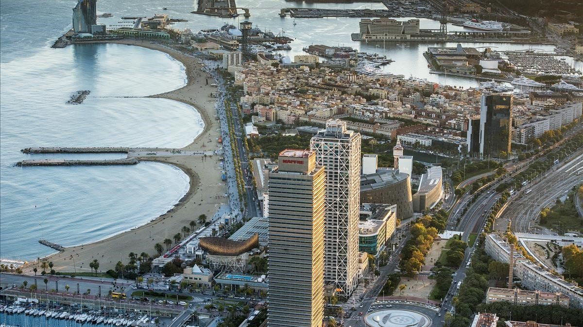 "Qué pena y qué triste es ver en lo que se ha convertido la Barceloneta y, por extensión, Barcelona"