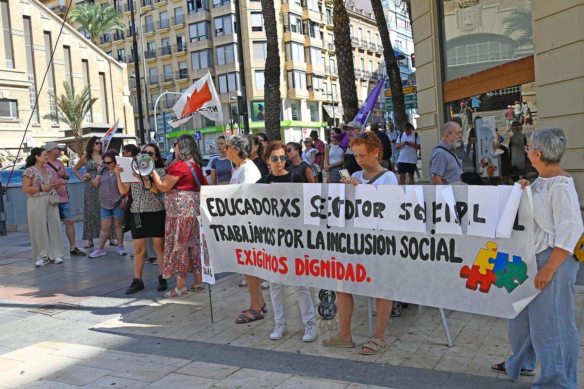 La Plataforma del Sector Social se moviliza en Alicante contra la precariedad y el colapso del ...