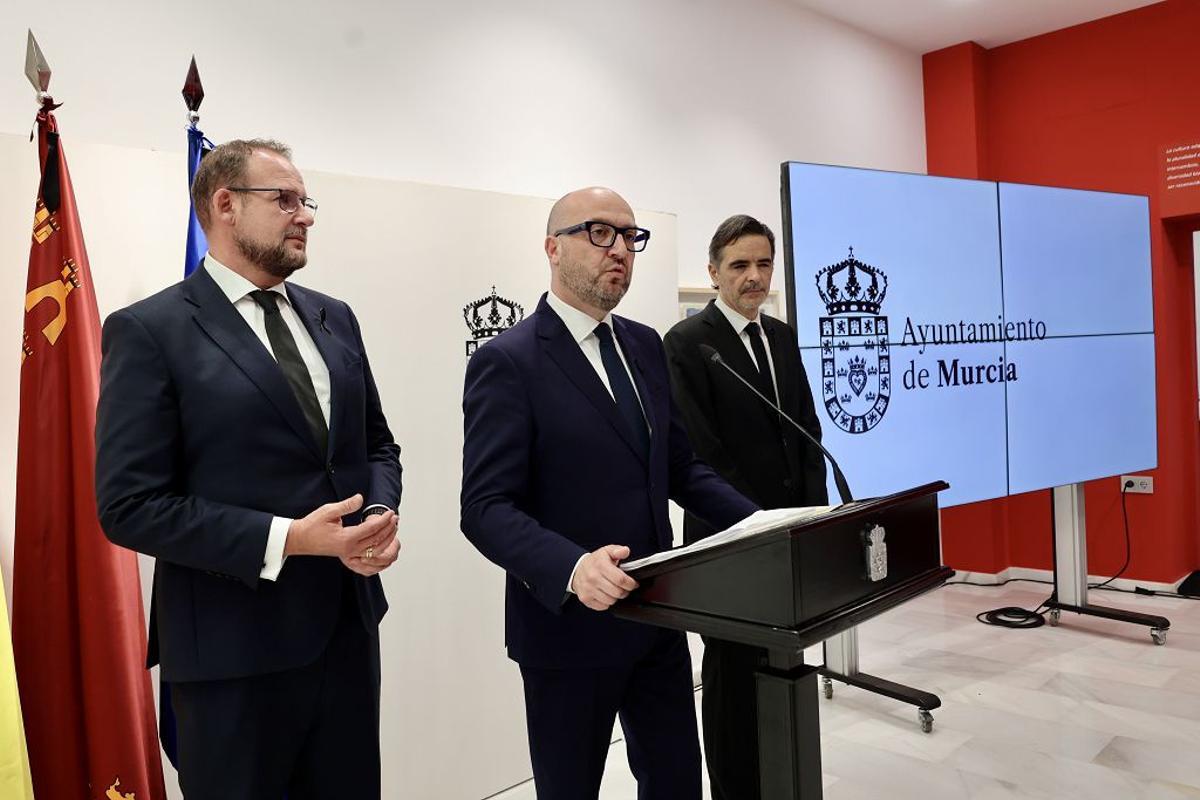 Muere el alcalde de Murcia José Ballesta | Los compañeros de Ballesta ...