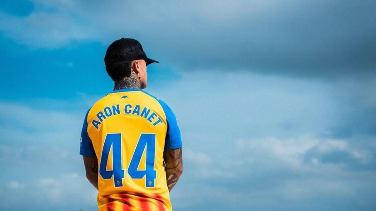Aron Canet luce los colores del Valencia CF en Cheste