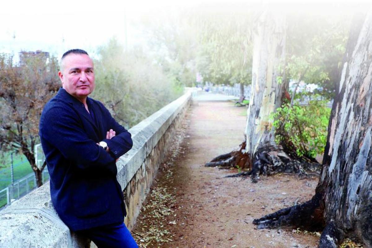 Carlos Marzal: «Hay que atronar las calles» - Información