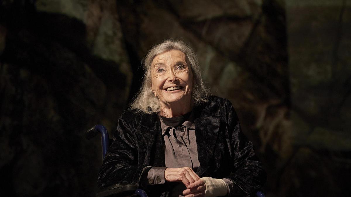 Núria Espert y la isla de la alegría