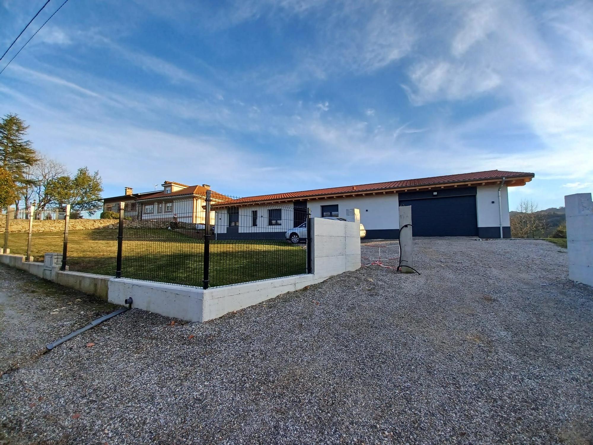 De ruta por Aramil: así es el paseo circular en torno al templo del siglo XII y al gran palacio ...