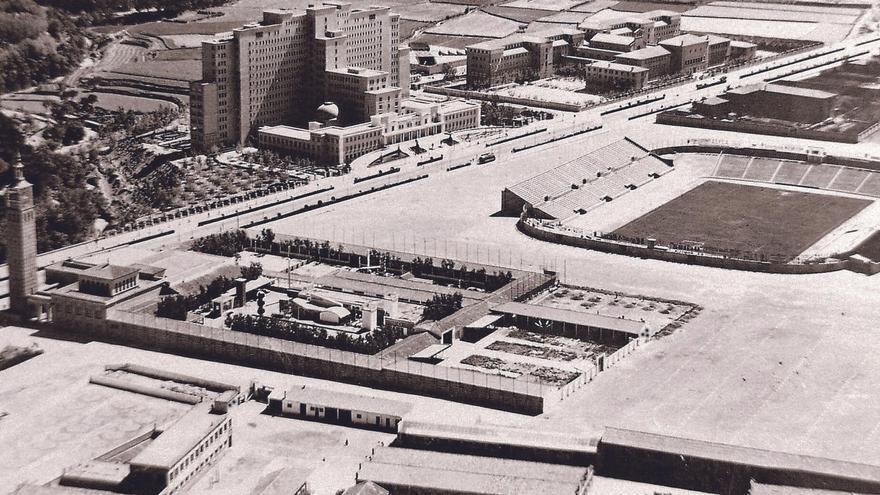Real Zaragoza | Así ha sido la evolución del estadio de La Romareda ...