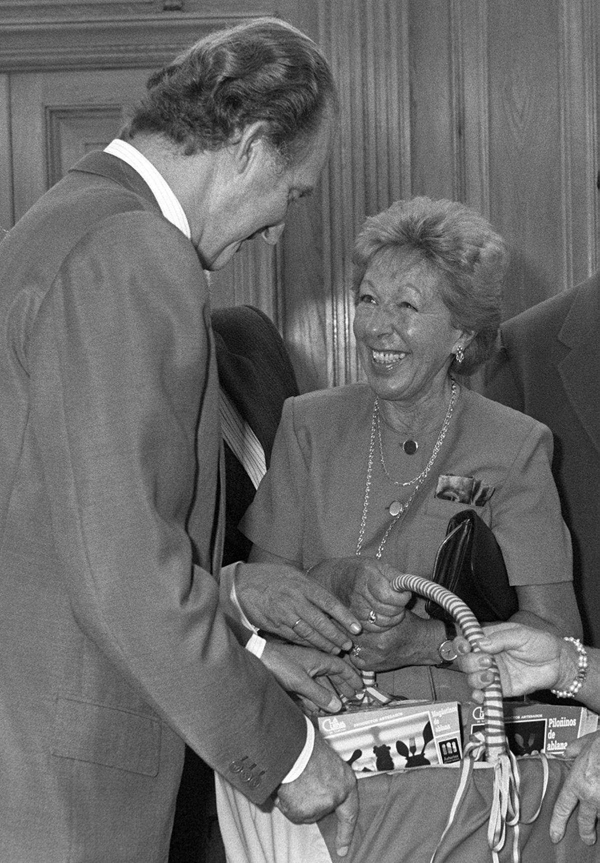 El adiós del periodismo a Menchu Álvarez del Valle, gran voz de la radio