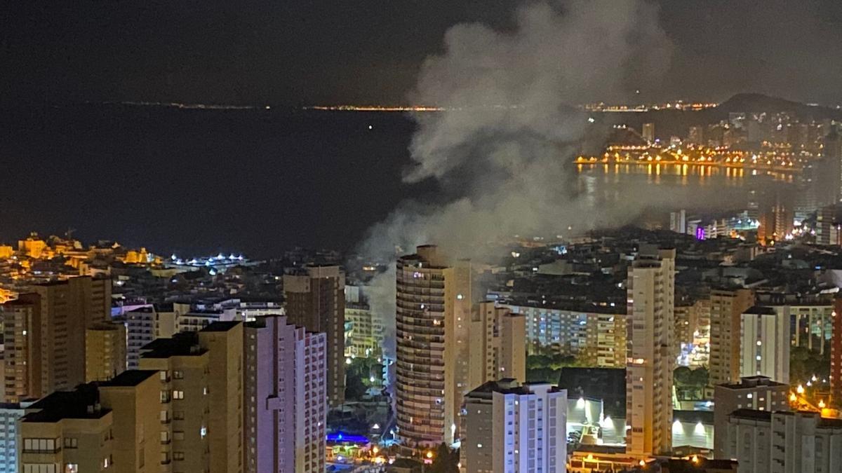 50 desalojados en Benidorm por el incendio provocado por un hombre que ...