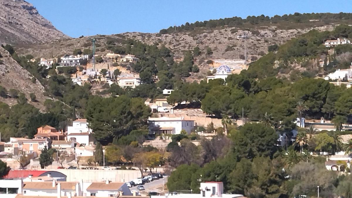 MORDISCO A LA MONTAÑA EN XÀBIA | Un fondo gris para la cúpula azul de ...