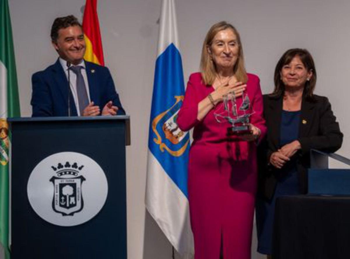 Ana Pastor apela a “una mejor Sanidad, más fuerte y próspera”