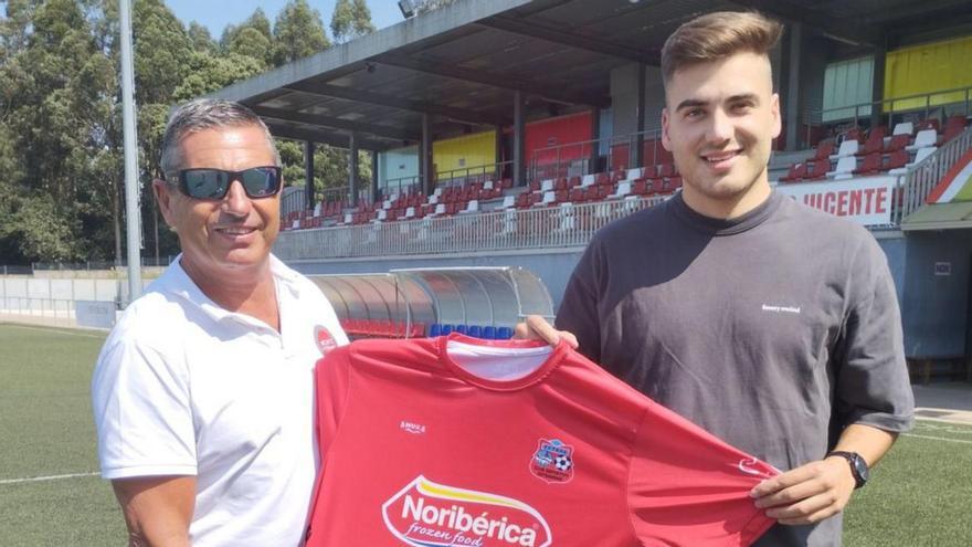 El delantero Piñeiro vuelve al Estradense tras finalizar su aventura en ...