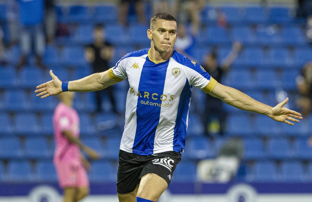 Hércules CF | Jack Harper, con un golpe en el pulgar del pie, no puede ...