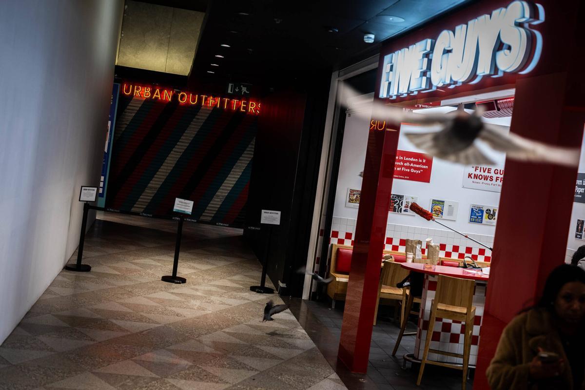 La reinvención de El Triangle de Barcelona se retrasa: Mediamarkt ...