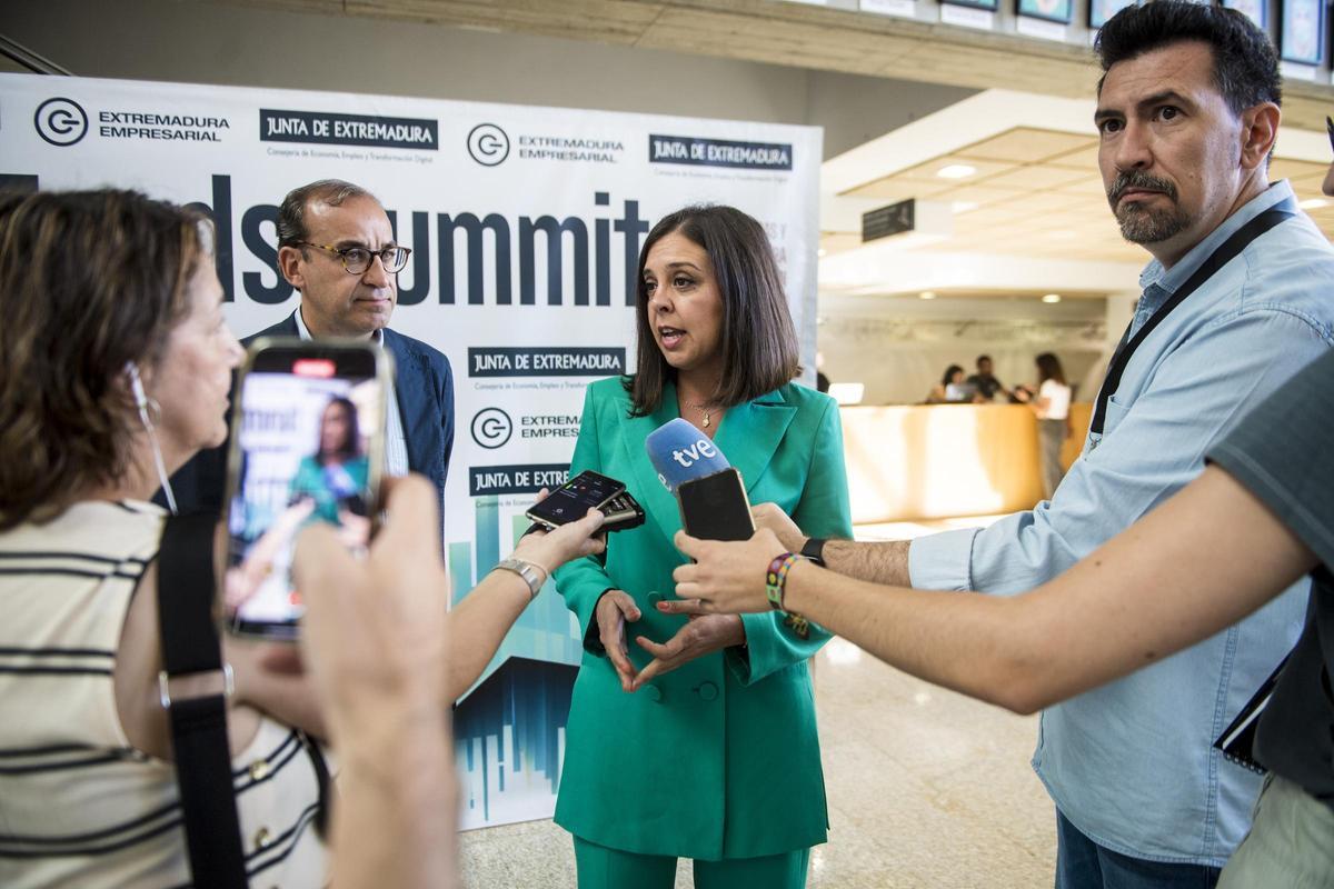 Celina Pérez, directora general de Empresa: "Desde la Junta hemos dado ...