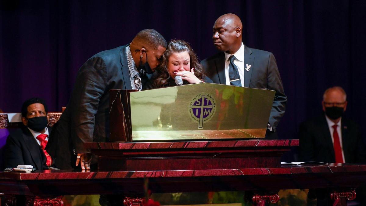 El funeral de Wright, una reivindicación por la reforma policial en EEUU