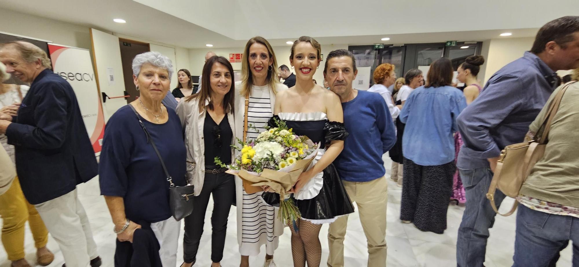 CAROLINA URGEL, FALLERA DE LA CORTE DE HONOR Y CANTANTE DE OPERA