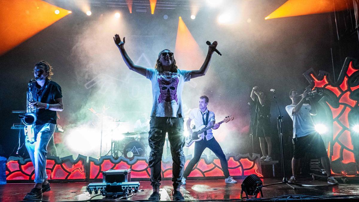 Buhos presenta la seva cançó més autobiográfica ‘Milers d'espurnes' amb ...