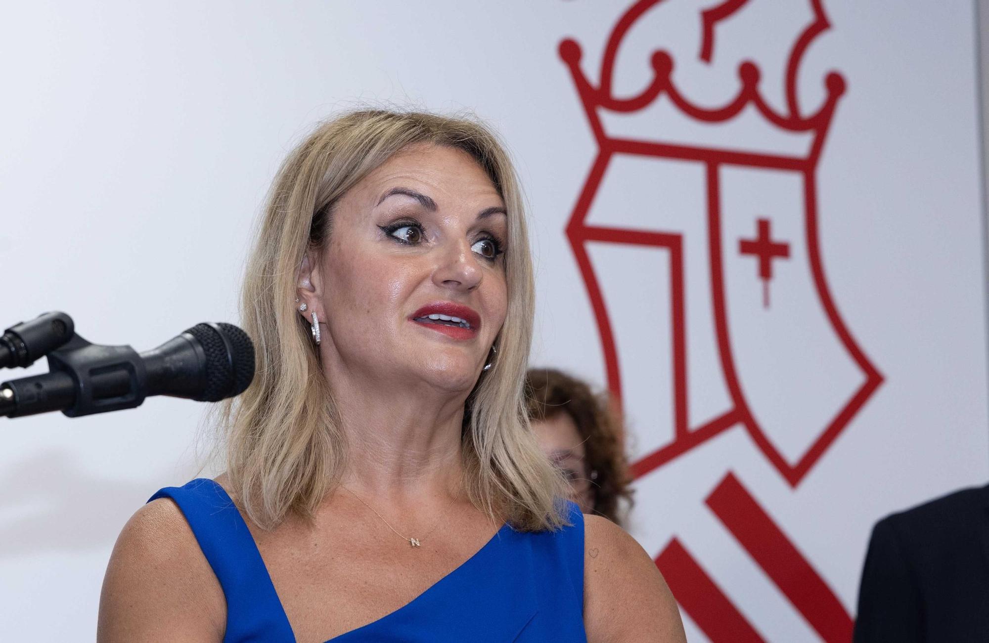 La alicantina Nuria Montes toma posesión como consellera de Industria y ...