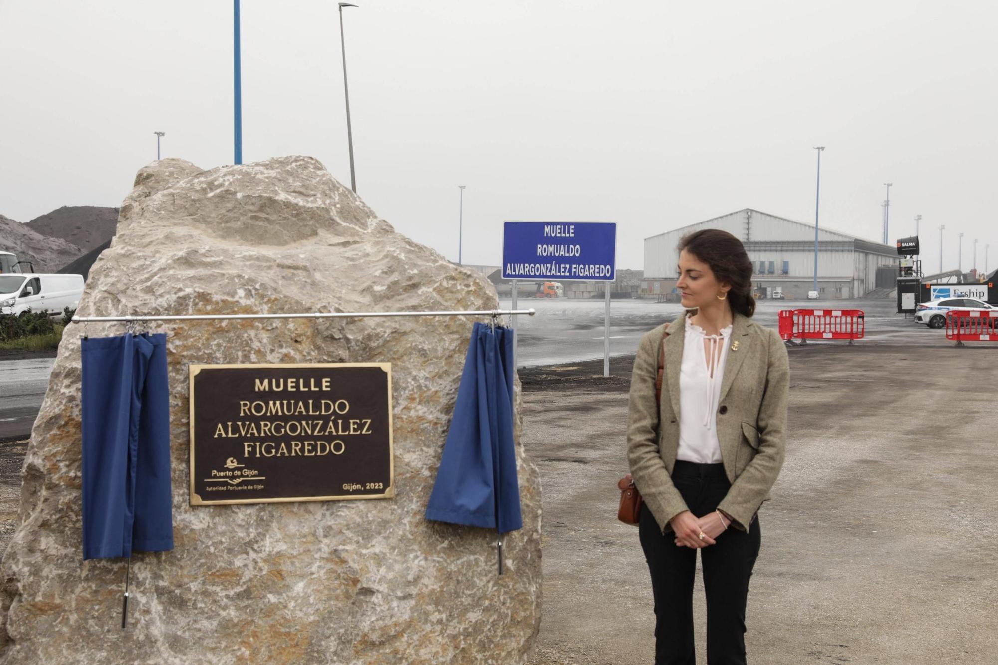 Emotivo homenaje en El Musel a Romualdo Alvargonzález Figaredo, en el ...