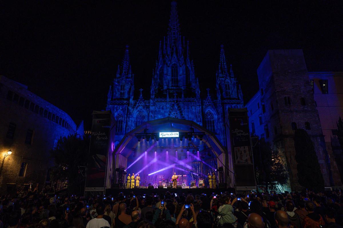 Cala Vento corona una noche de La Mercè frente a la Catedral de ...