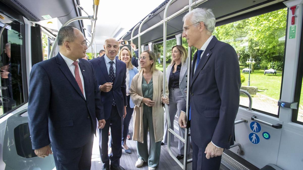 Castrosua y BYD lanzan su primer bus eléctrico conjunto con intención ...