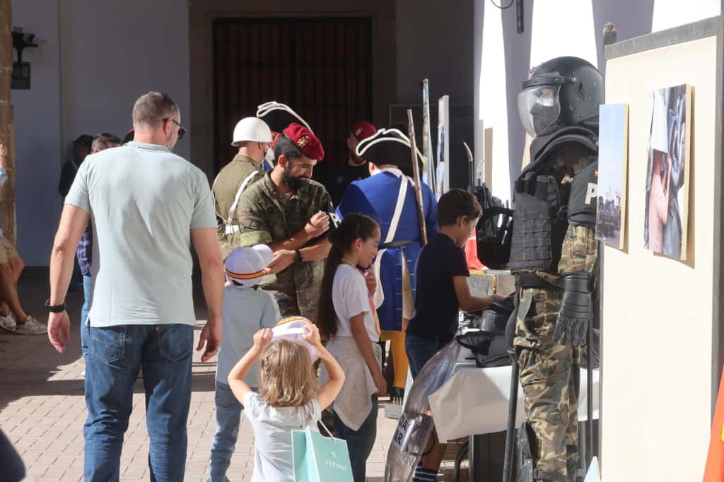 Capitanía abre sus puertas para celebrar el día de las Fuerzas Armadas