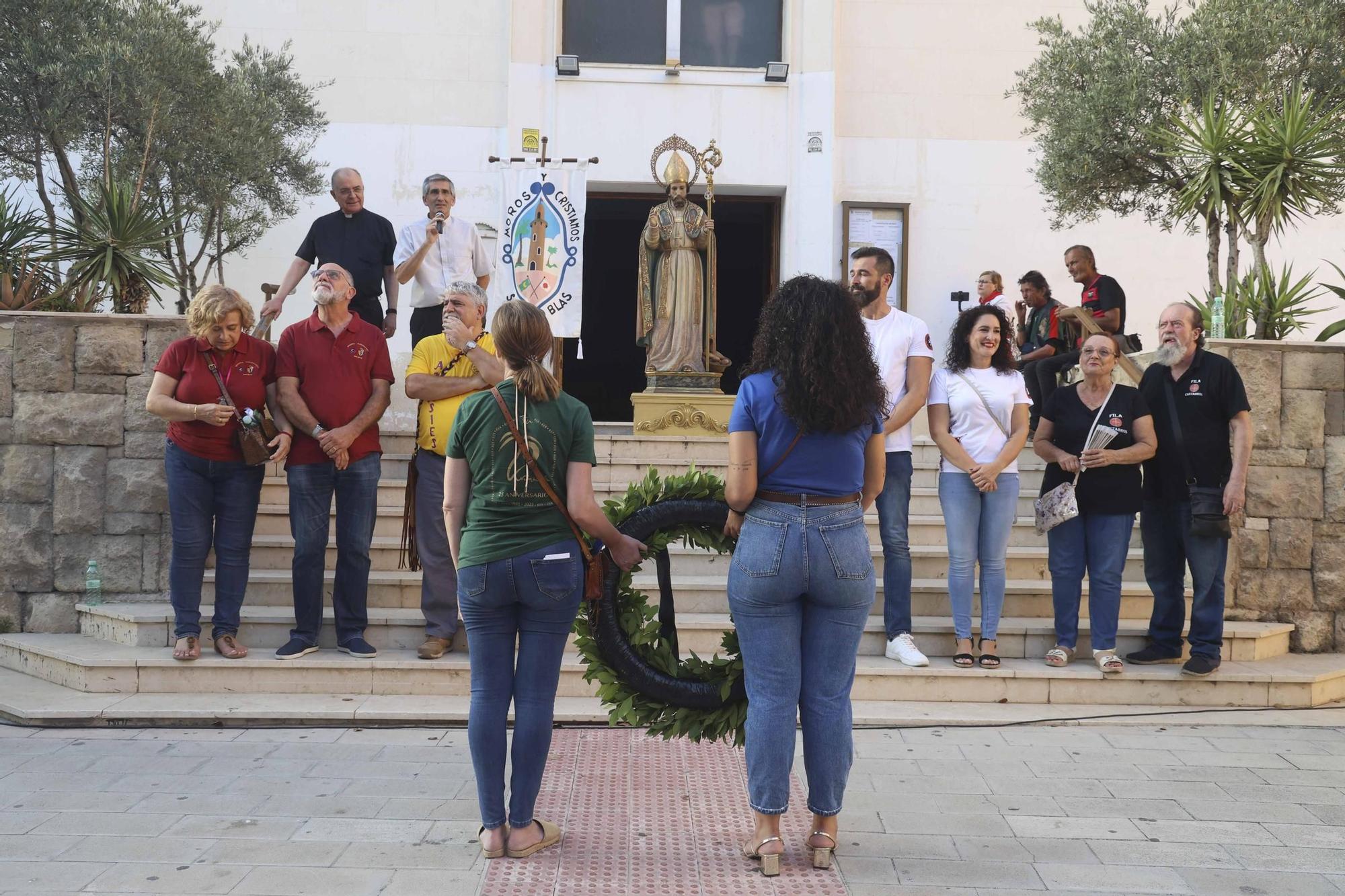 La entrada de bandas da comienzo a los Moros y Cristianos de San Blas