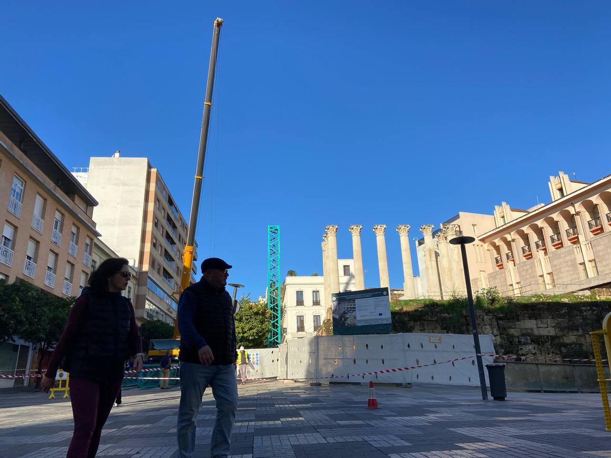 TEMPLO ROMANO CÓRDOBA | Comienza la instalación de la grúa para la ...