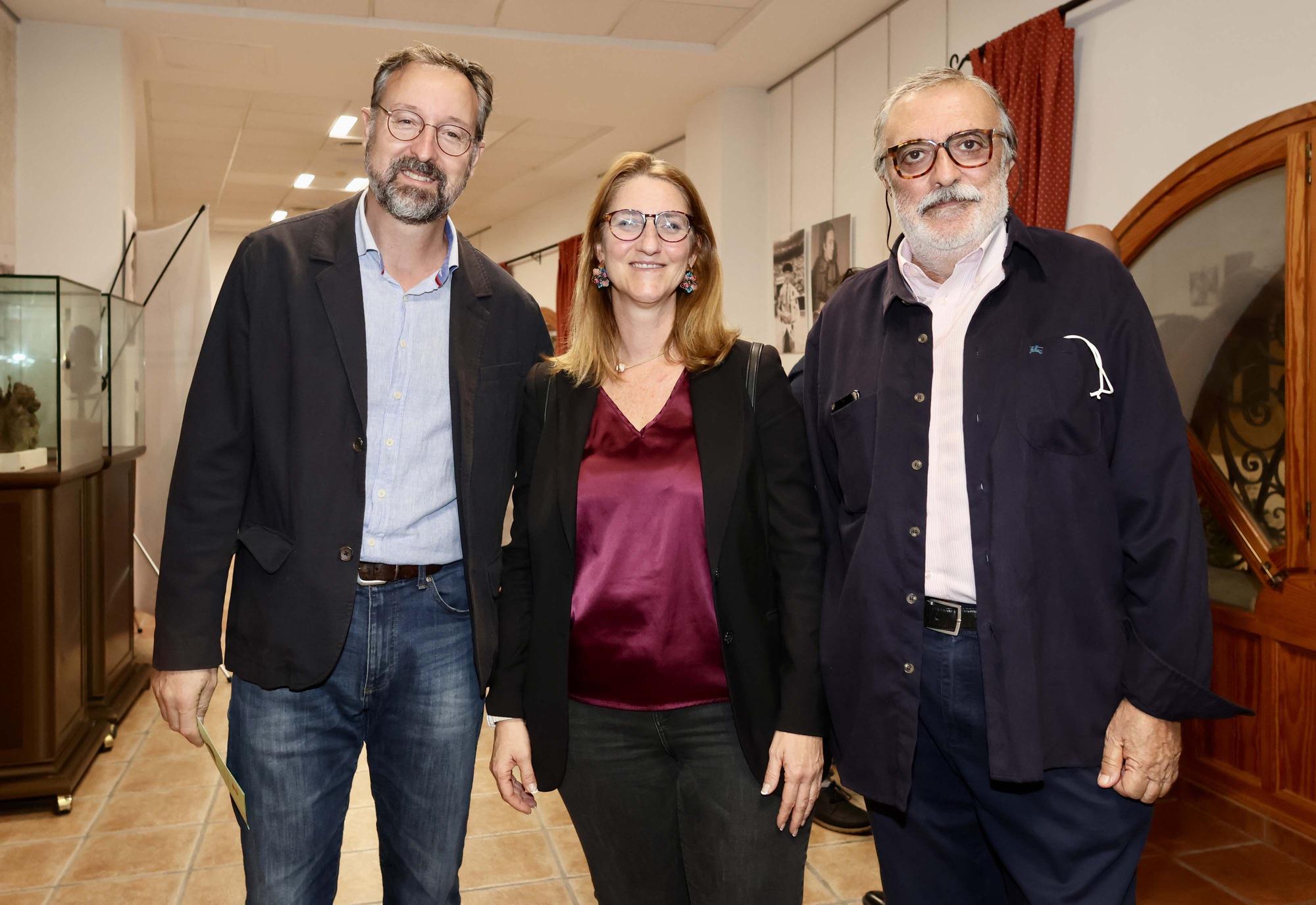 Presentación del libro "El toro bravo. Sabia del árbol de España" de ...