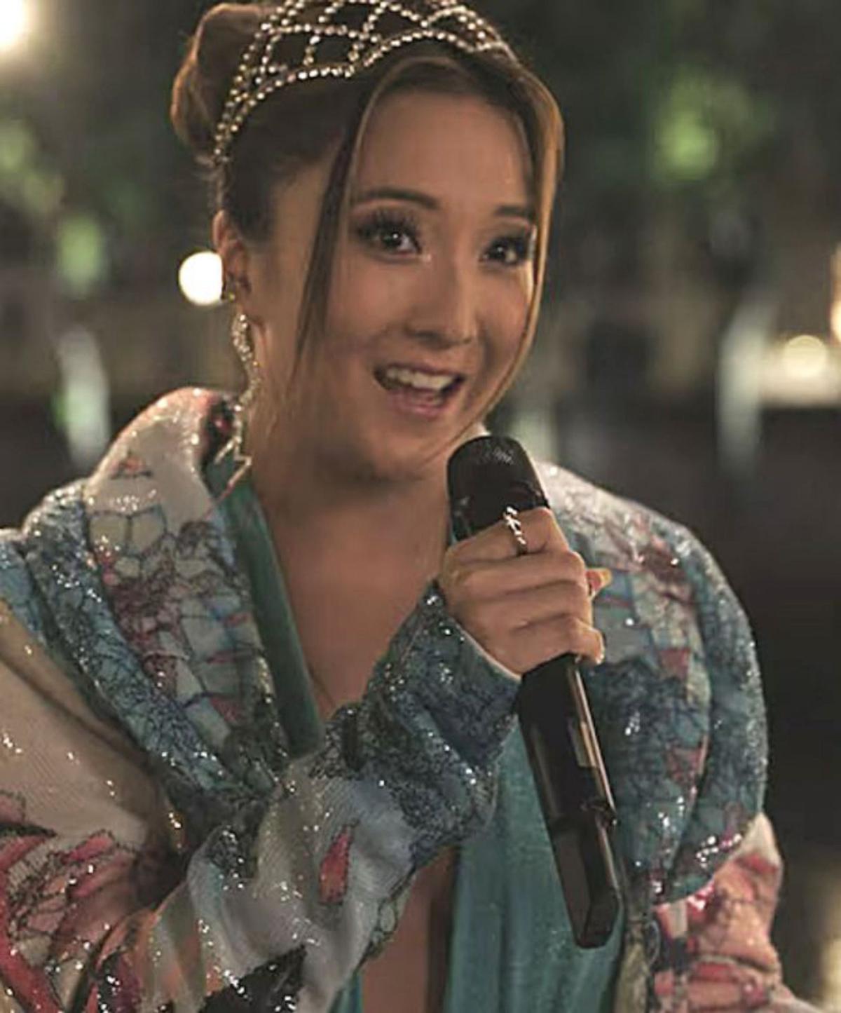 Coolook, joyas de Mallorca en la serie de moda, ‘Emily in Paris’, de ...