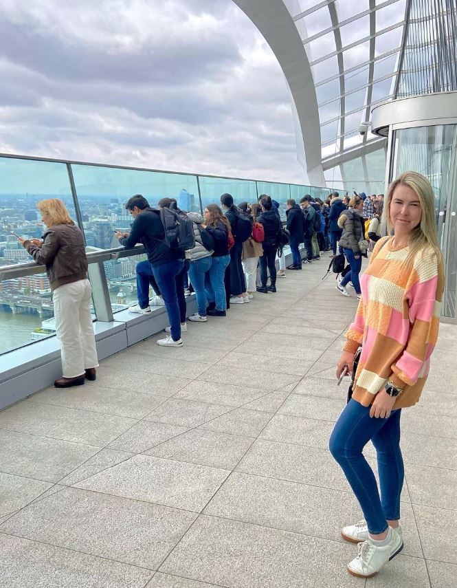 FOTOS Eve Tilley-Coulson: La sensual abogada que paga un dineral por ...