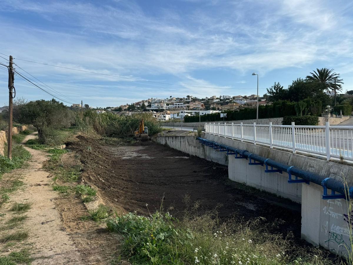 BARRANCO QUISI | Calp inicia la limpieza del barranco del Quisi ...