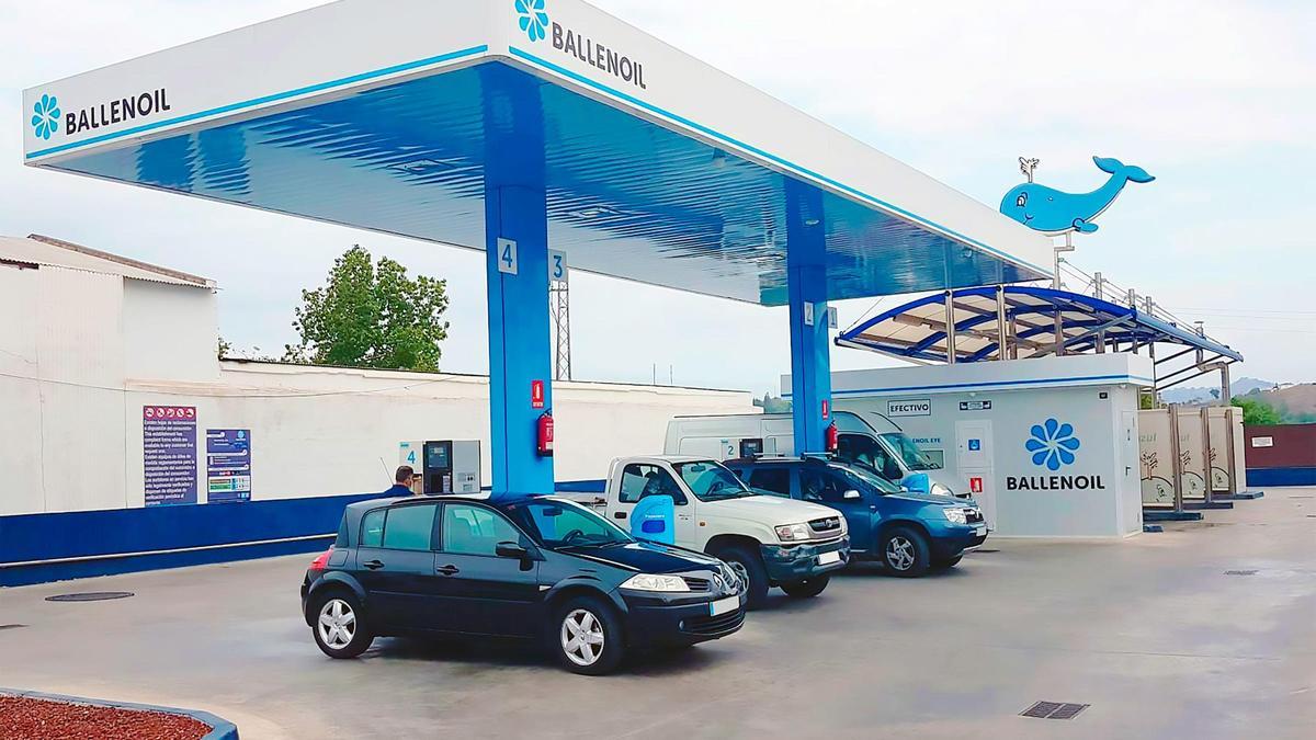 Ballenoil inaugura una nueva gasolinera en Padrón