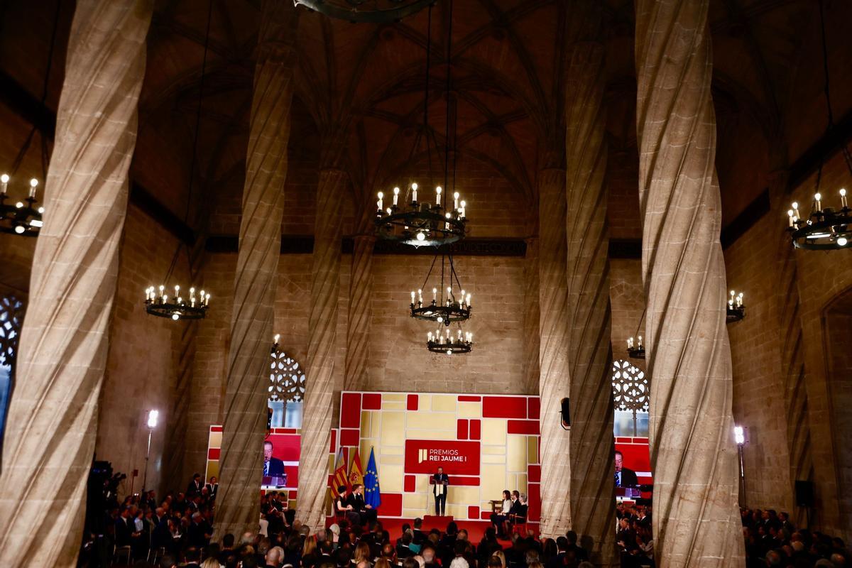 Directo Rey Felipe en València: Inaugura el curso universitario y ...