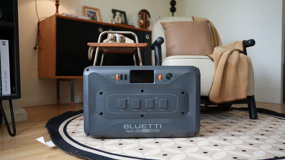 Bluetti lanza Apex 300, una estación de energía portátil para el hogar y exteriores