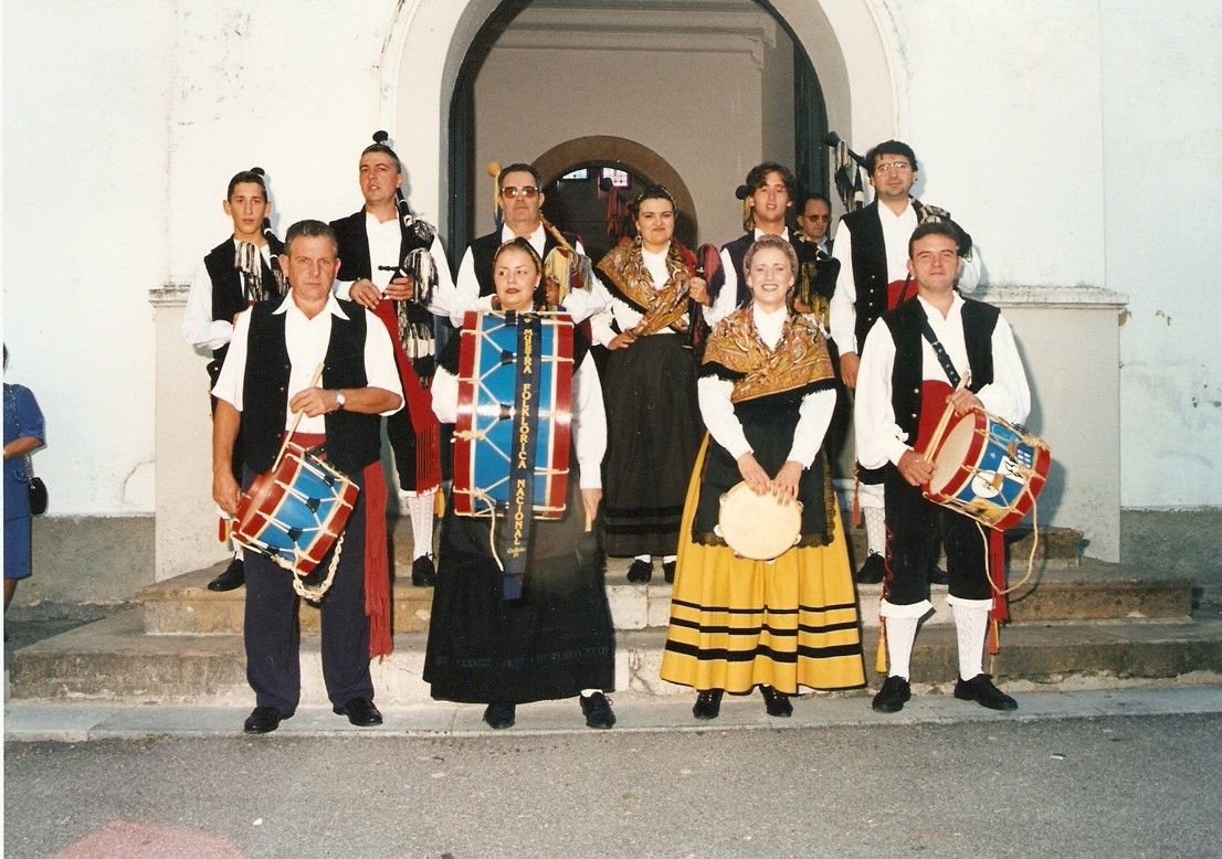 "El Piñote" de Argüelles, 45 años al son asturiano