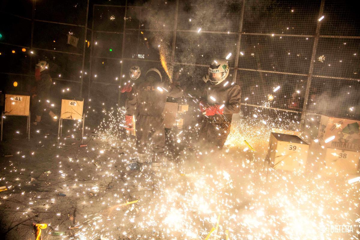 VALENCIA FIESTAS: Así ha sido la Coetà del Gos de Bétera, con 77.000 coets