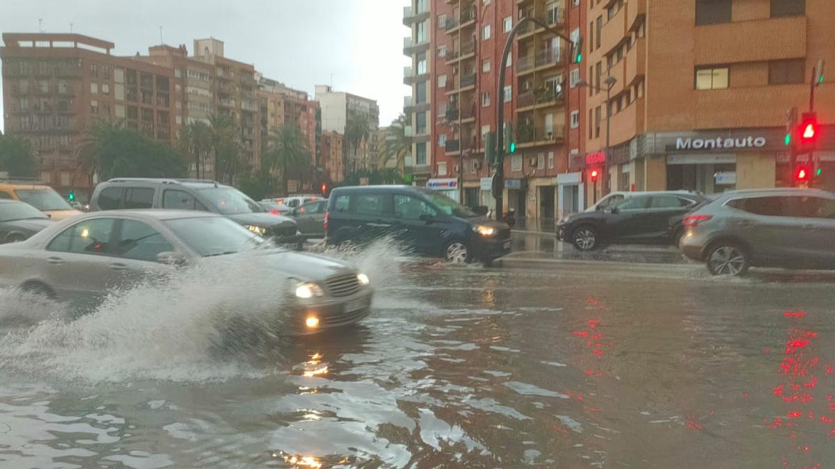 Tiempo en Valencia Hoy | Las principales avenidas, anegadas en minutos