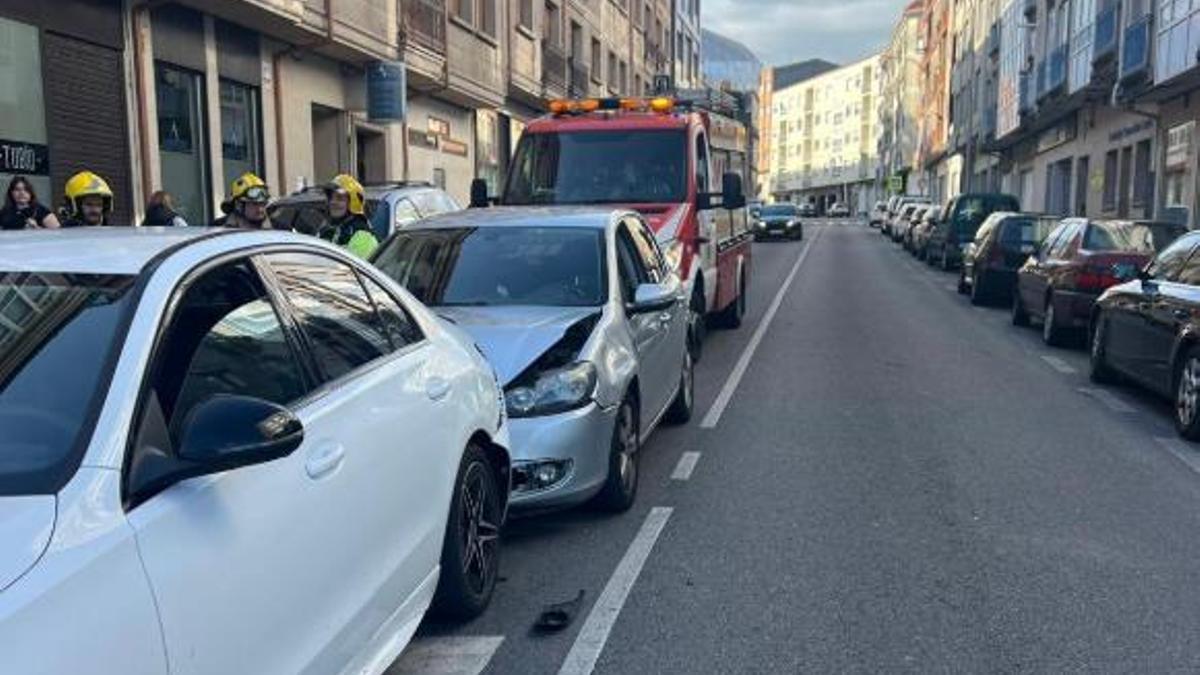 ACCIDENTE EN BOIRO | Tres heridos, uno de ellos un niño, tras un choque entre dos coches en Boiro