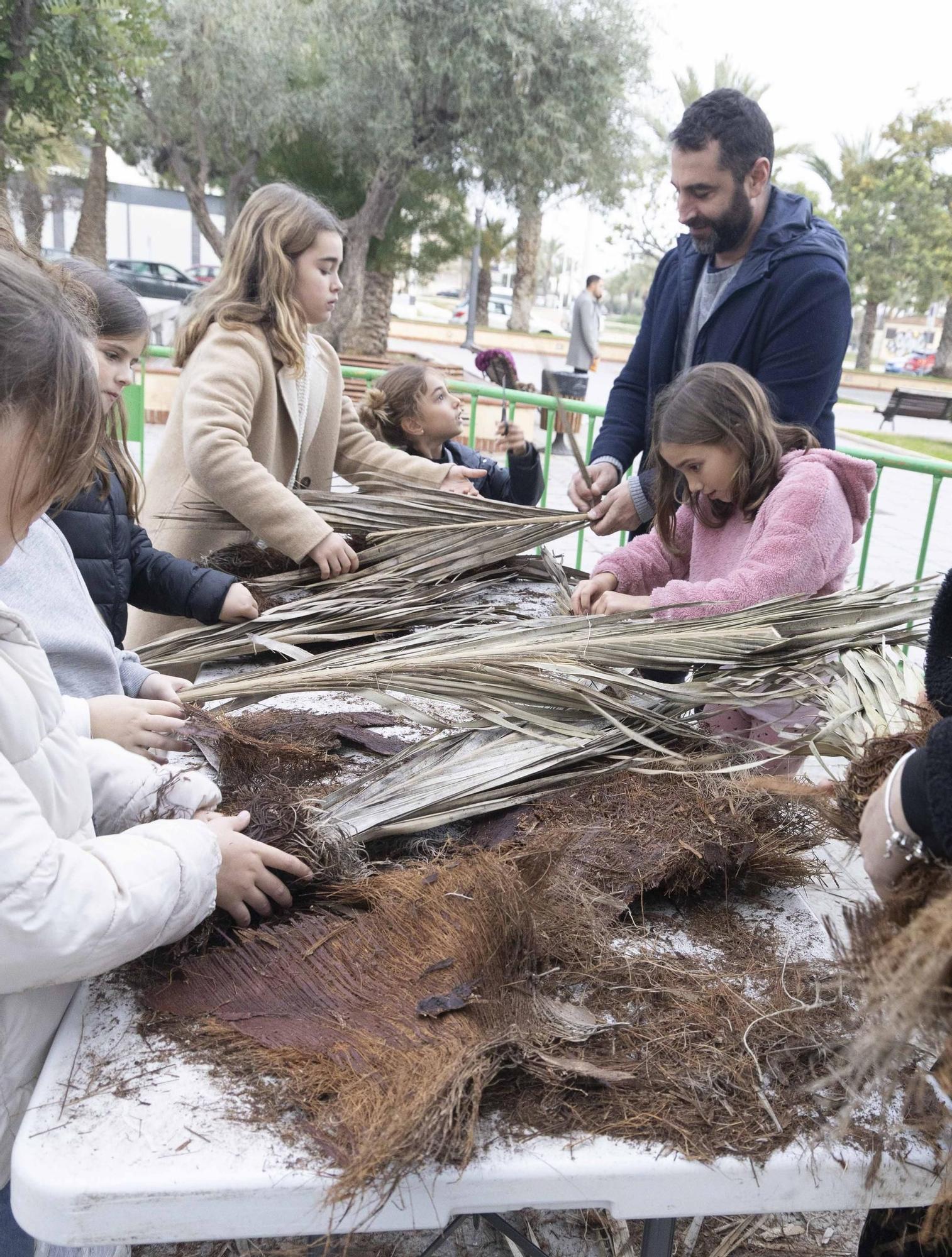 Talleres de “atxes” en Elche para promover una tradición difícil de ...