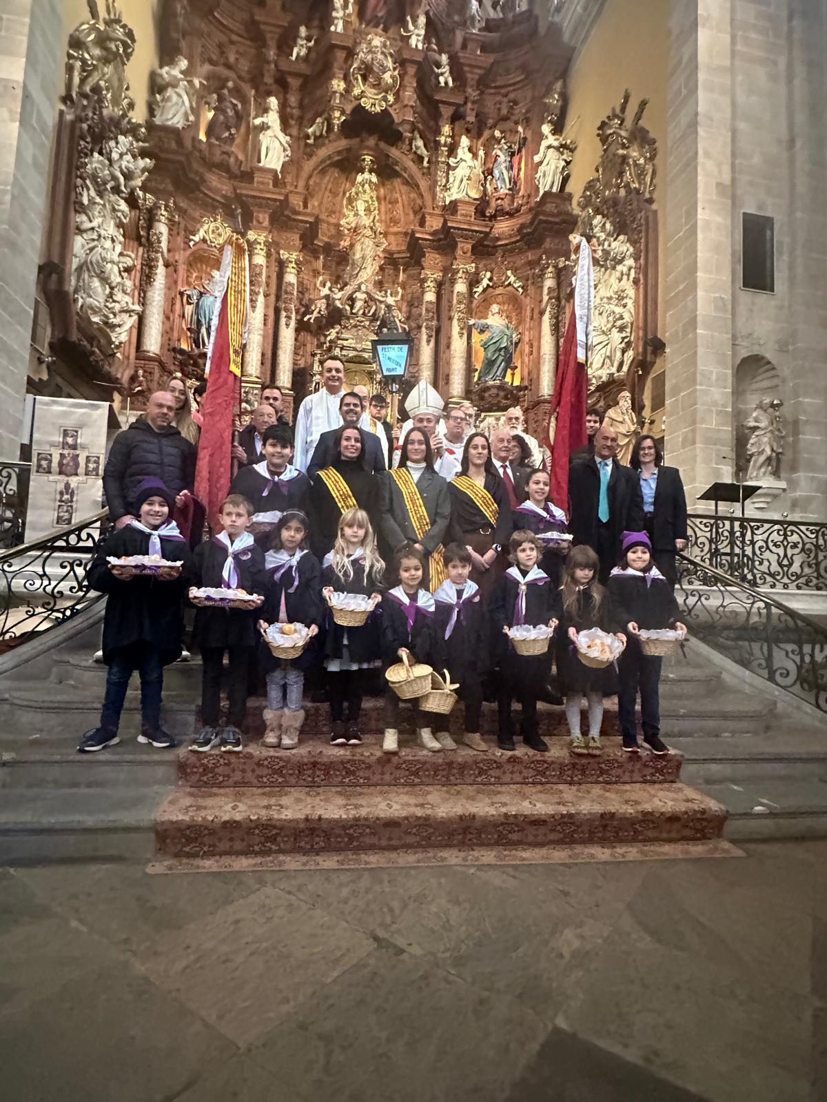 L'onejada de les banderes gremials i els trabucs d’Els Voladors ...